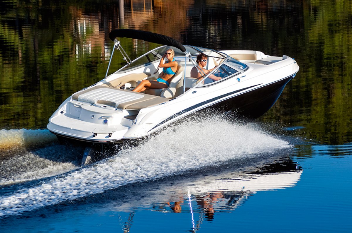 2017 Stingray 215lr | Boat Research | Yachthub