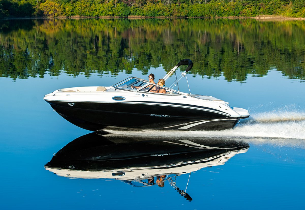 2017 Stingray 215lr | Boat Research | BoatsOnline