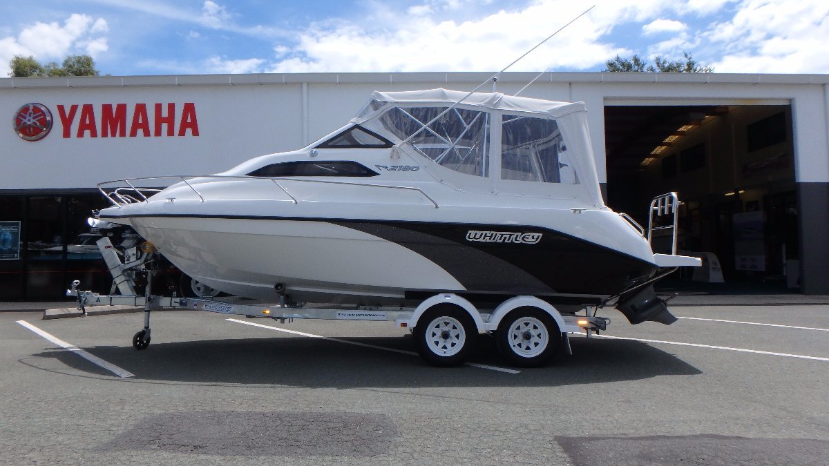 2017 Whittley Cr 2180 | Boat Research | Yachthub