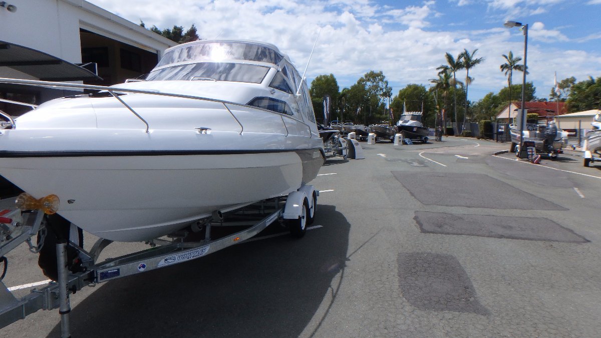 2017 Whittley Cr 2180 | Boat Research | Yachthub