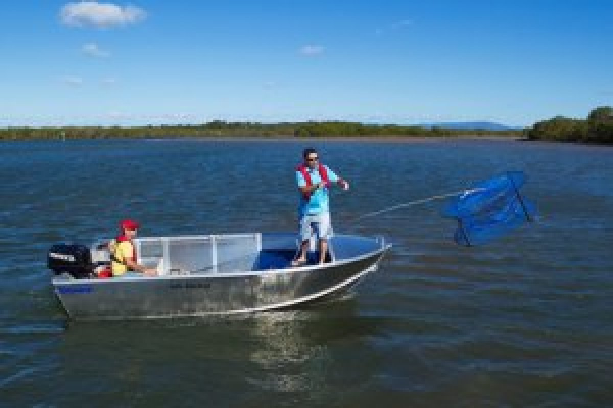 2016 Savage 445 Kestrel | Boat Research | Boats Online