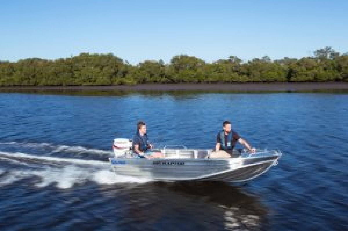2016 Savage 425 Raptor | Boat Research | Yachthub