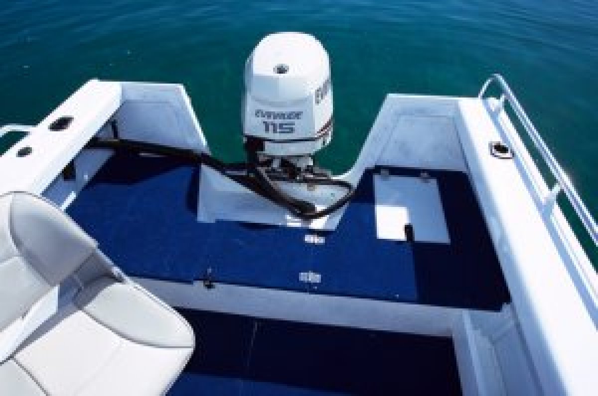 2016 Savage Scorpion Console | Boat Research | Boats Online