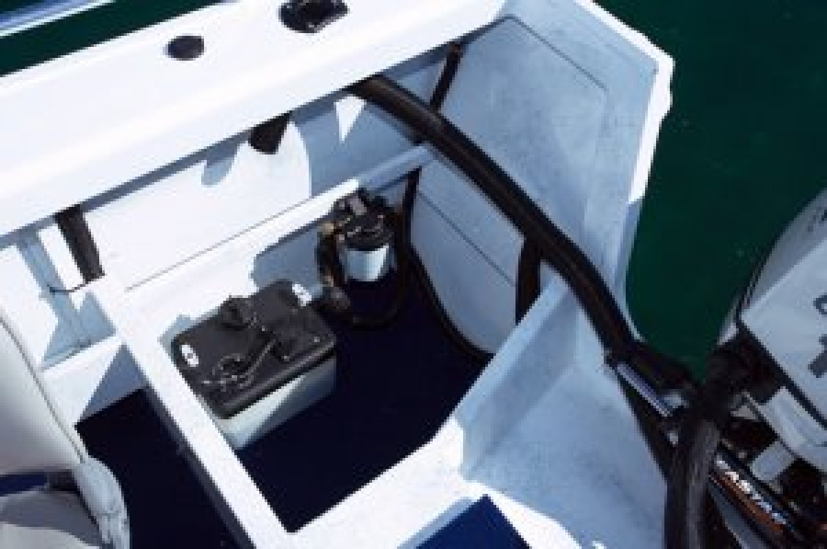 2016 Savage Scorpion Console | Boat Research | Yachthub