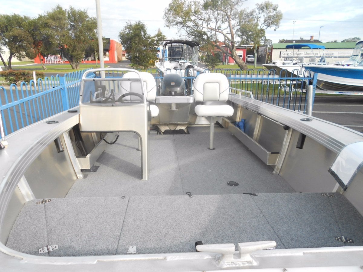 2015 Quintrex 520 Renegade Side Console | Boat Research | Boats Online