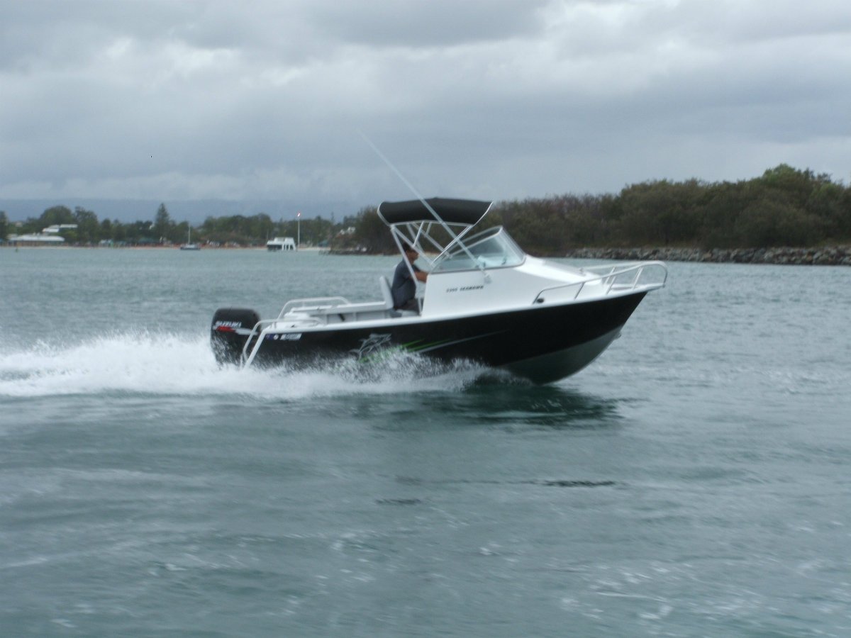 2015 Stessl 530 Seahawk | Boat Research | Yachthub