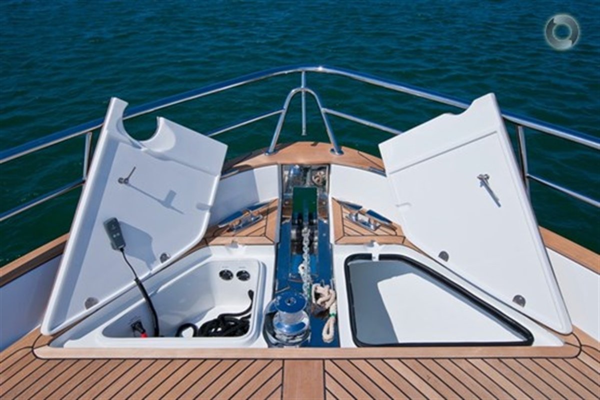 2018 Belize 54 Sedan | Boat Research | Yachthub