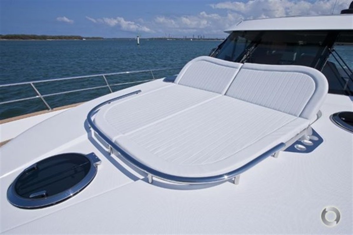 2018 Belize 54 Sedan | Boat Research | Boats Online