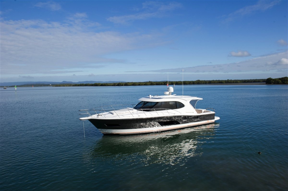 2018 Riviera 44 | Boat Research | Yachthub