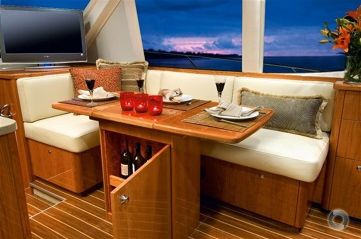 2018 Riviera 45 Open Flybridge | Boat Research | Yachthub
