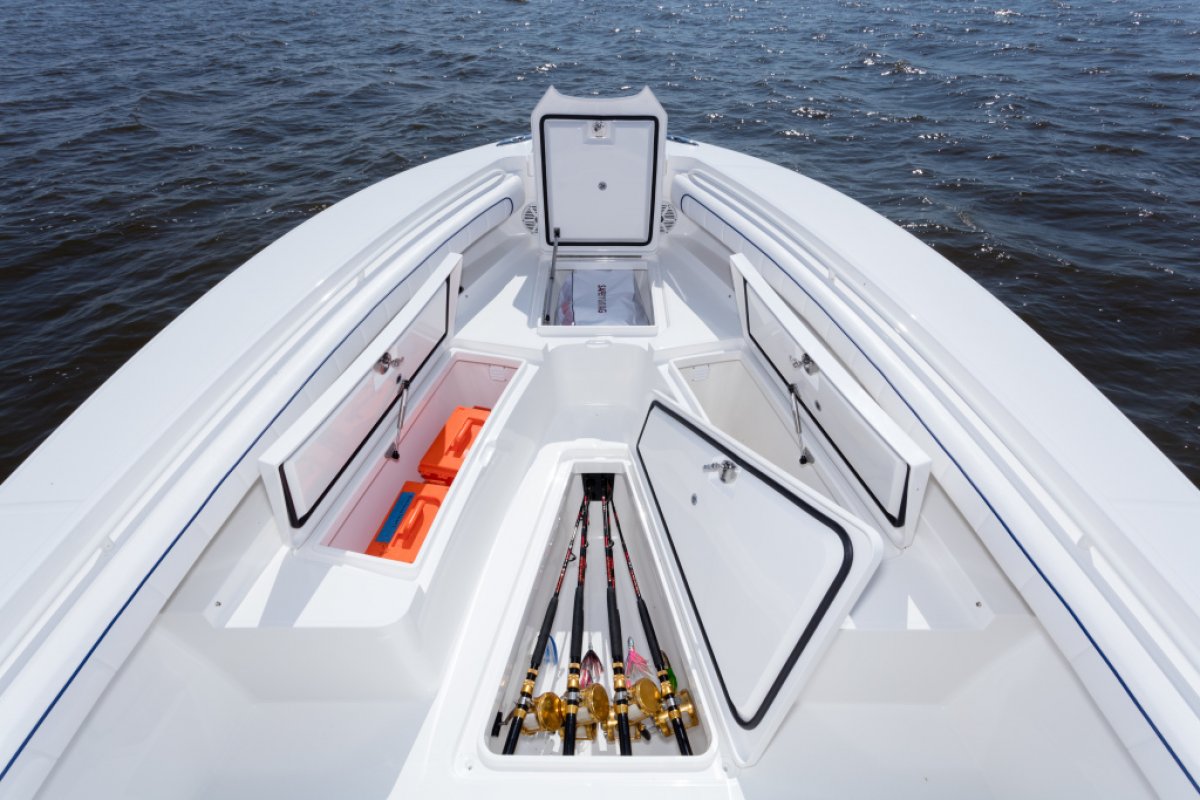 2017 Regulator 25 | Boat Research | Yachthub