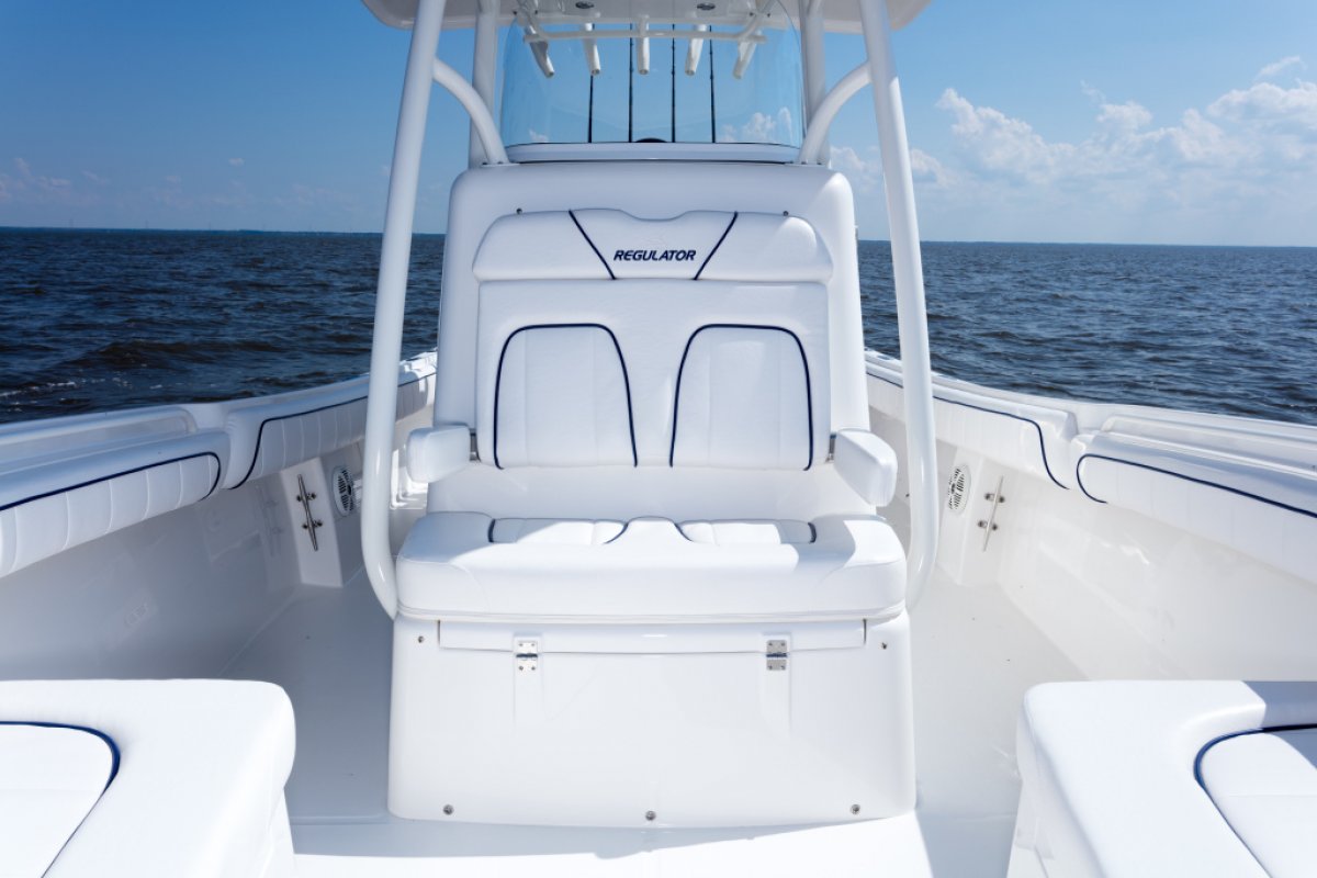 2017 Regulator 25 | Boat Research | Yachthub