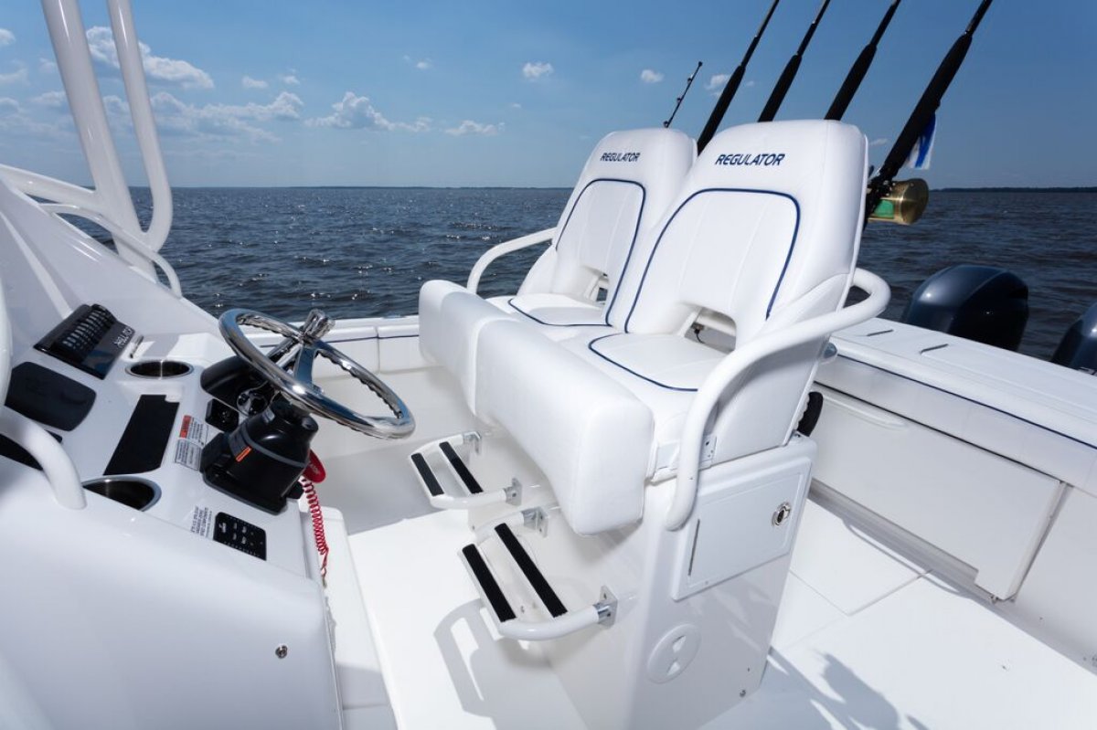2017 Regulator 25 | Boat Research | Yachthub