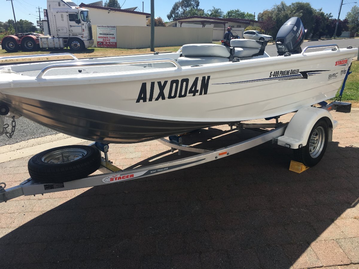 2017 Stacer 409s Proline Angler | Boat Research | BoatsOnline