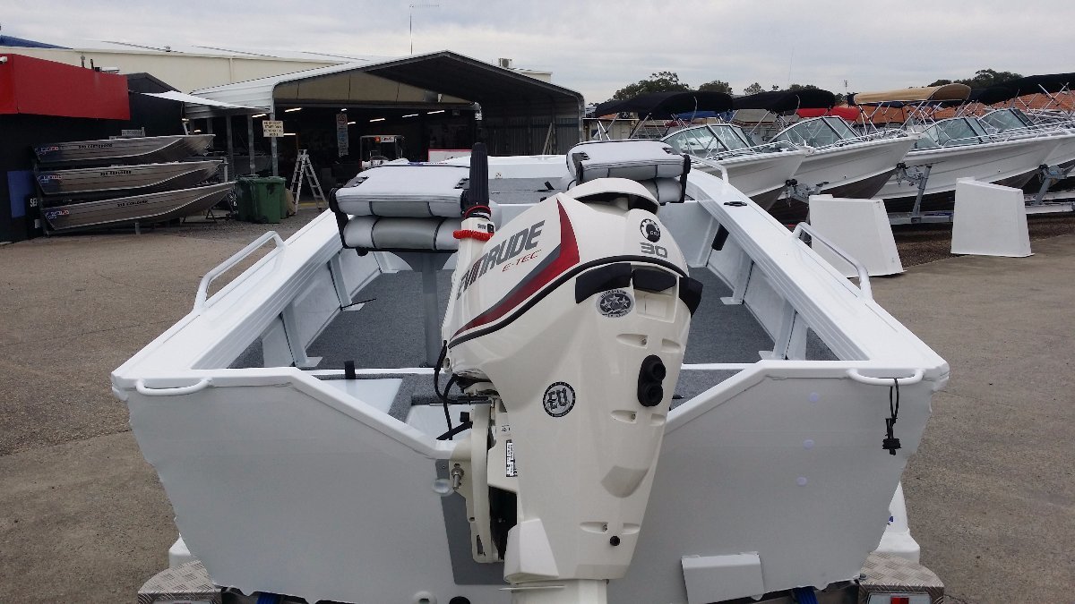 2017 Quintrex 420 Explorer Trophy | Boat Research | Boats Online