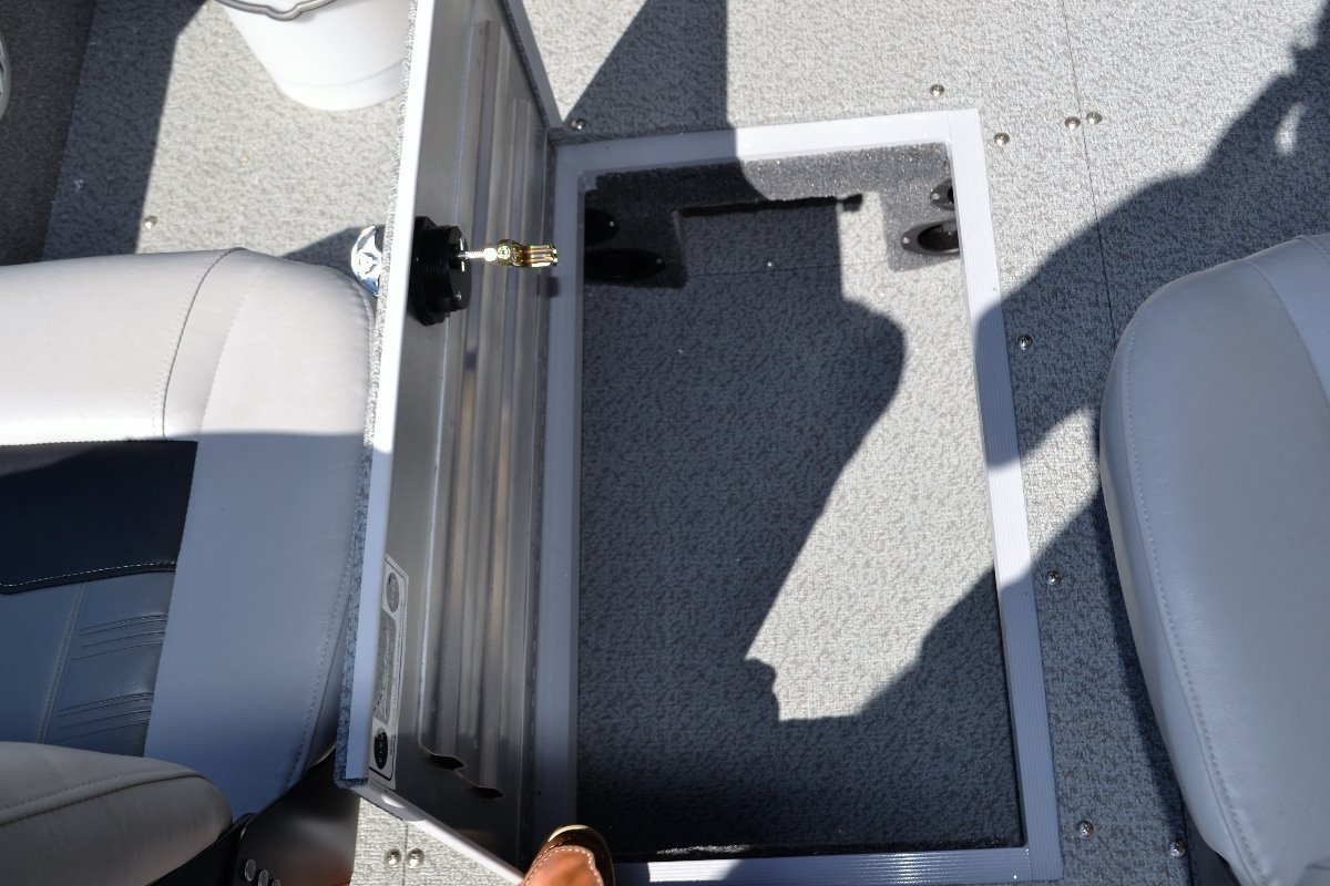 2017 Tracker Pro Guide V-175 Combo | Boat Research | Yachthub