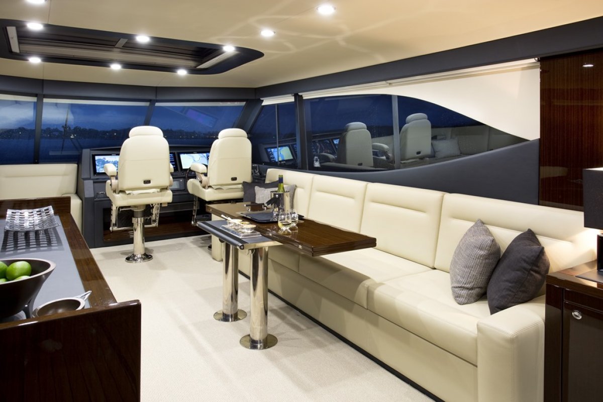 2016 Maritimo M70 Cruising Motoryacht | Boat Research | BoatsOnline