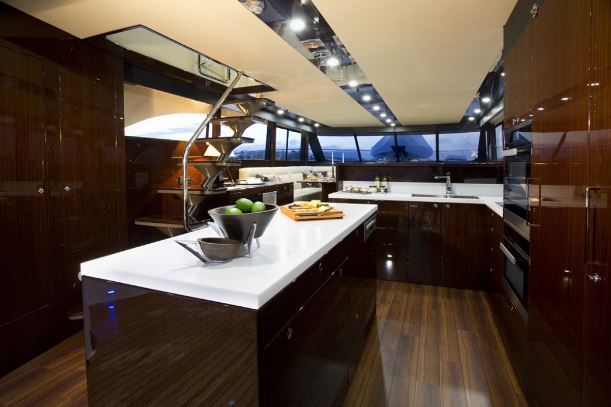 2016 Maritimo M70 Cruising Motoryacht | Boat Research | Boats Online