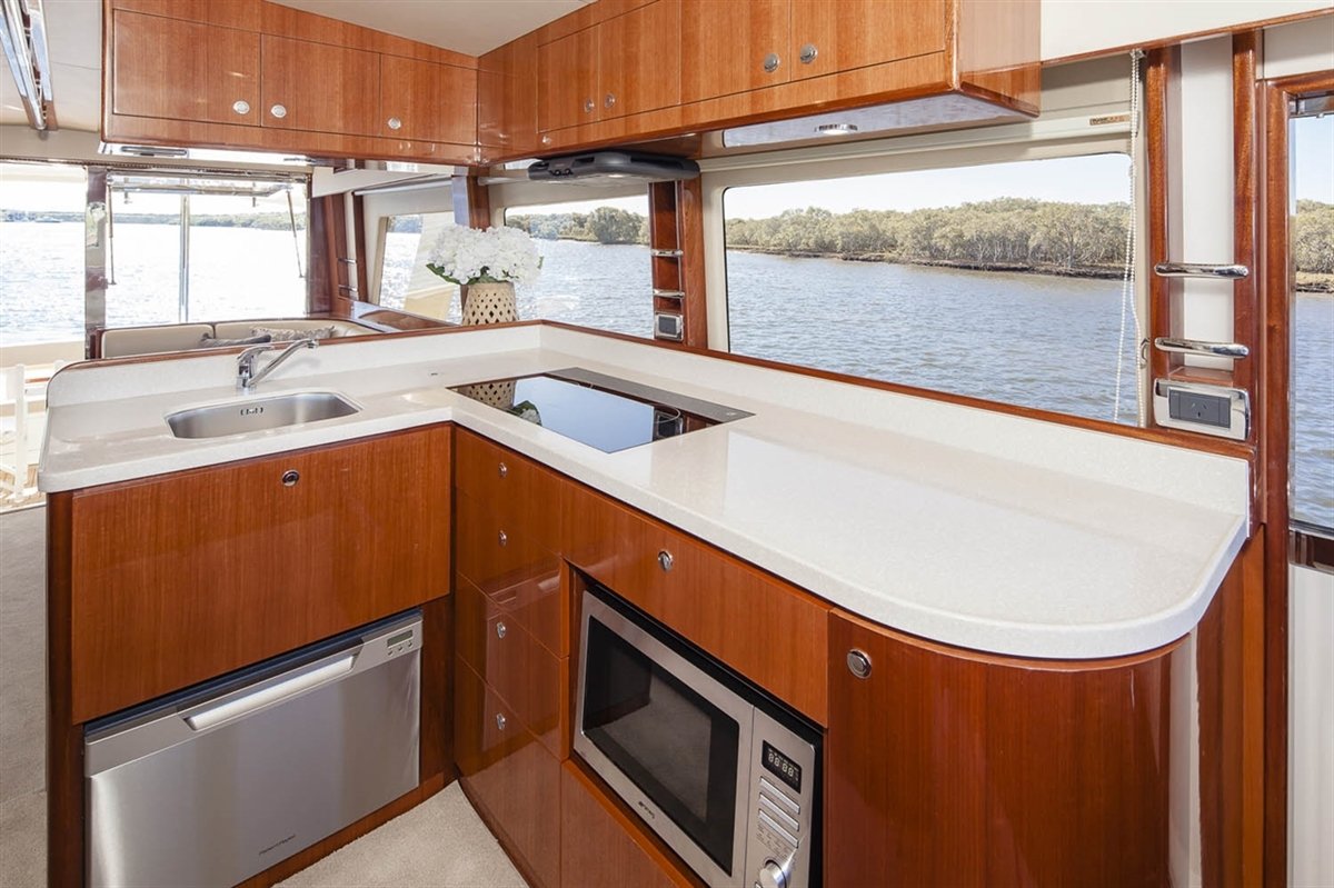 2018 Alaska 49 Sedan | Boat Research | Yachthub