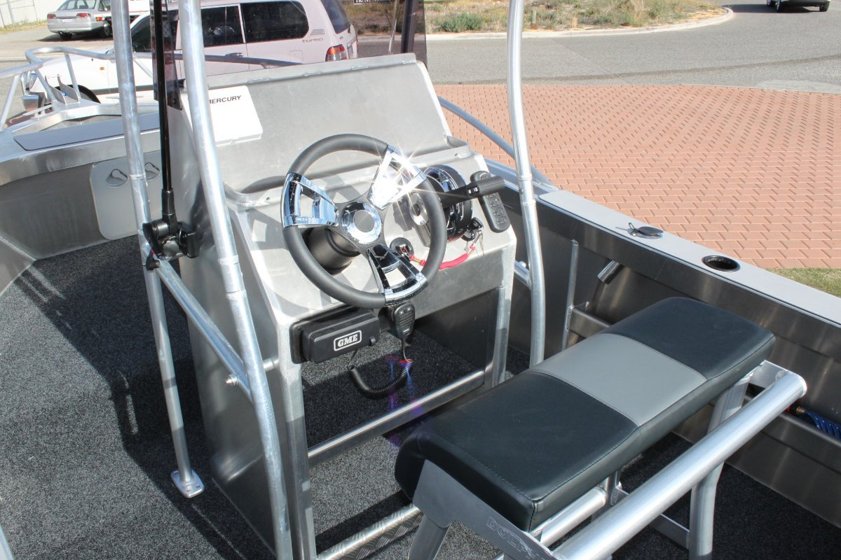 2017 Fish Hunter 4.99 Centre Console | Boat Research | Yachthub