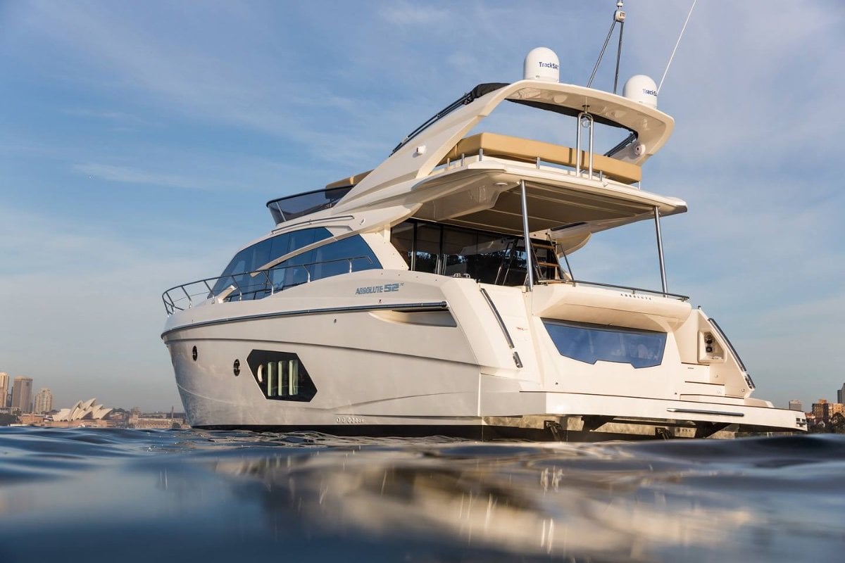 2017 Absolute 52 Fly | Boat Research | Yachthub