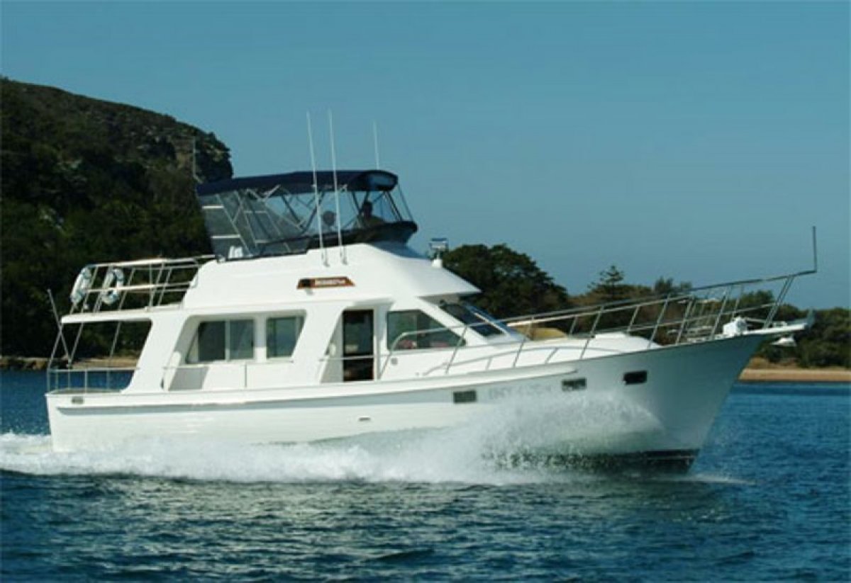 2017 Integrity 426 Europa Sedan | Boat Research | Boats Online