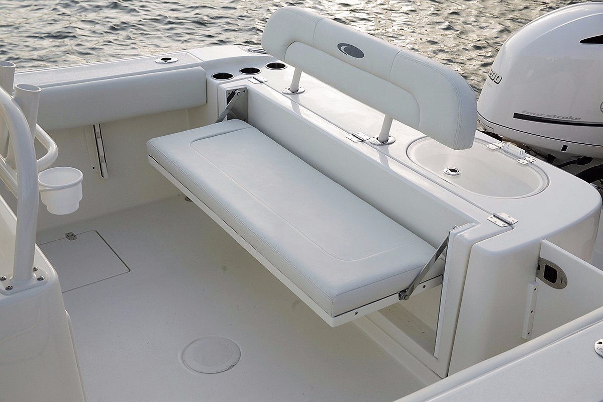 2017 Cobia 277 Centre Console | Boat Research | Yachthub