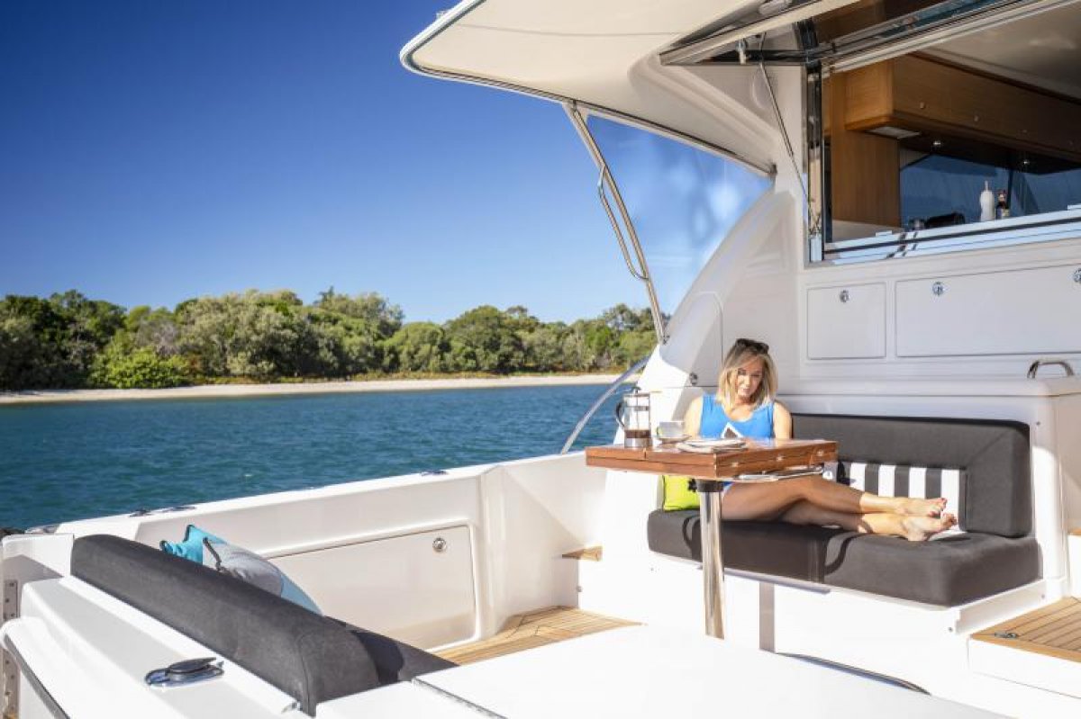 2017 Riviera 52 Enclosed Flybridge | Boat Research | BoatsOnline