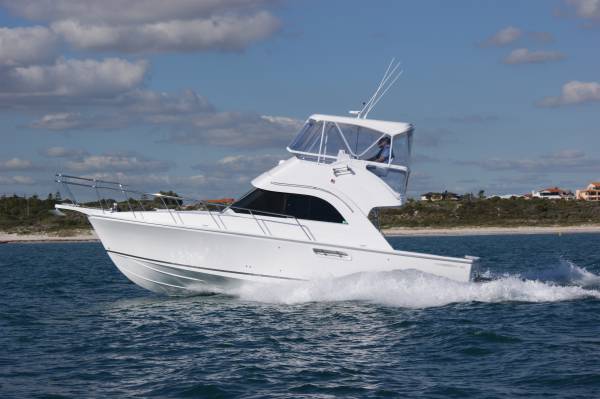 2015 Caribbean 35 Flybridge Cruiser | Boat Research | Yachthub