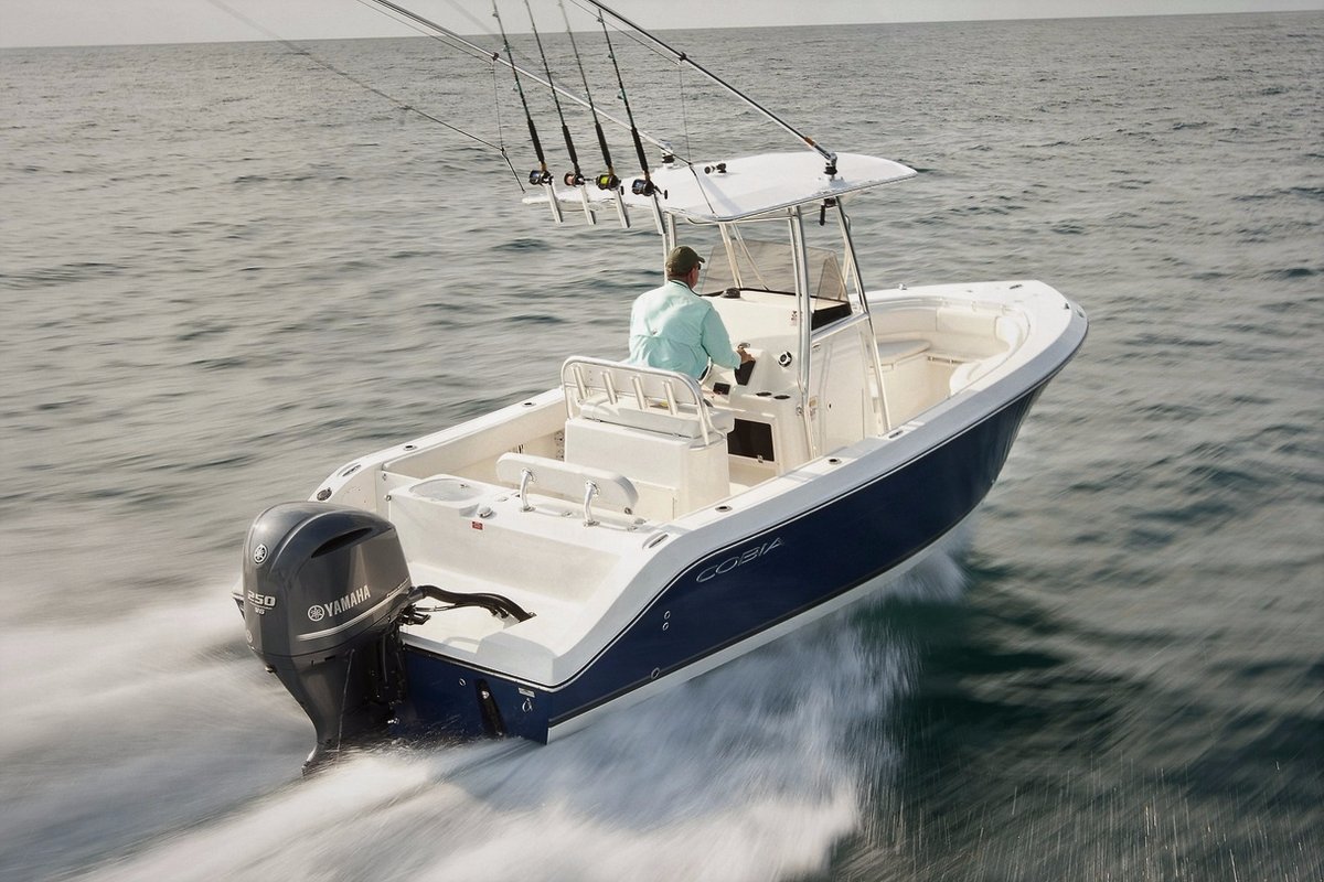2017 Cobia 237 Centre Console | Boat Research | Yachthub