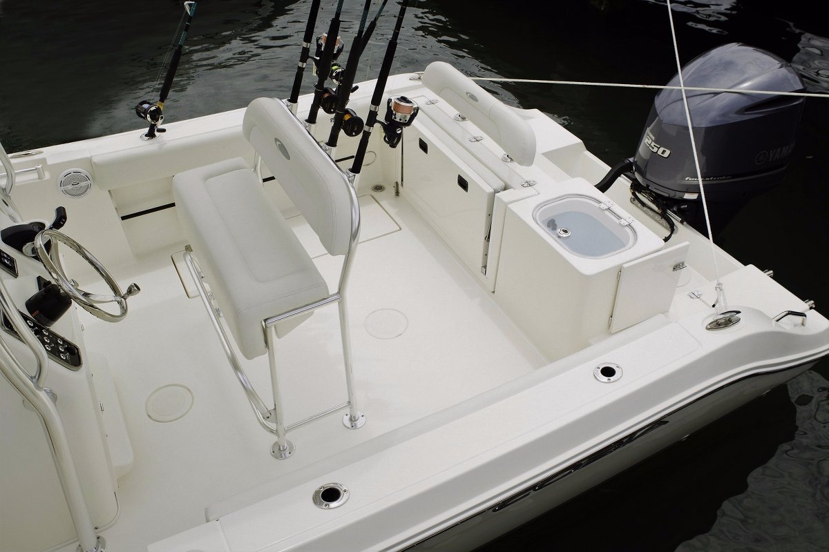 2017 Cobia 237 Centre Console | Boat Research | BoatsOnline