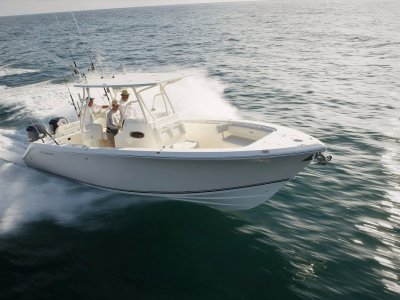 2017 Cobia 296 Centre Console | Boat Research | Yachthub