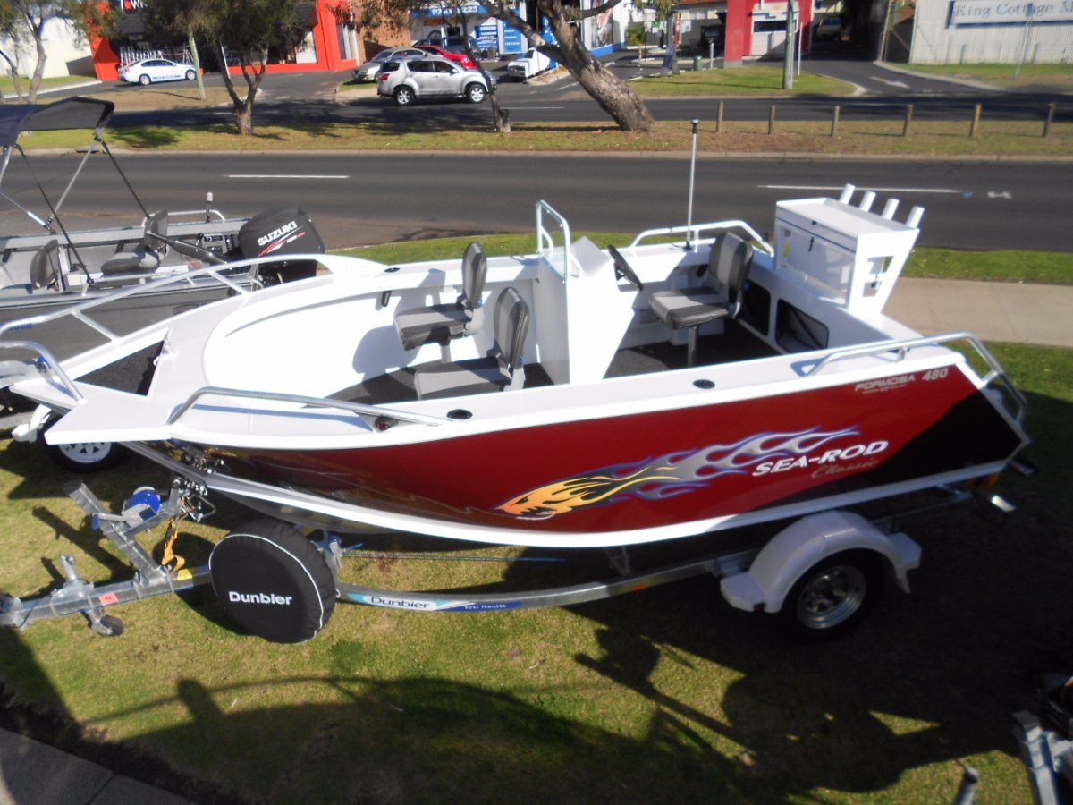 2017 Formosa Sea Rod 480 Side Console | Boat Research | Boats Online