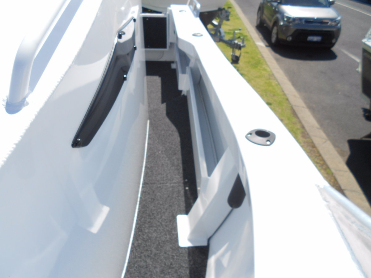 2017 Formosa Sea Rod 580 | Boat Research | Boats Online