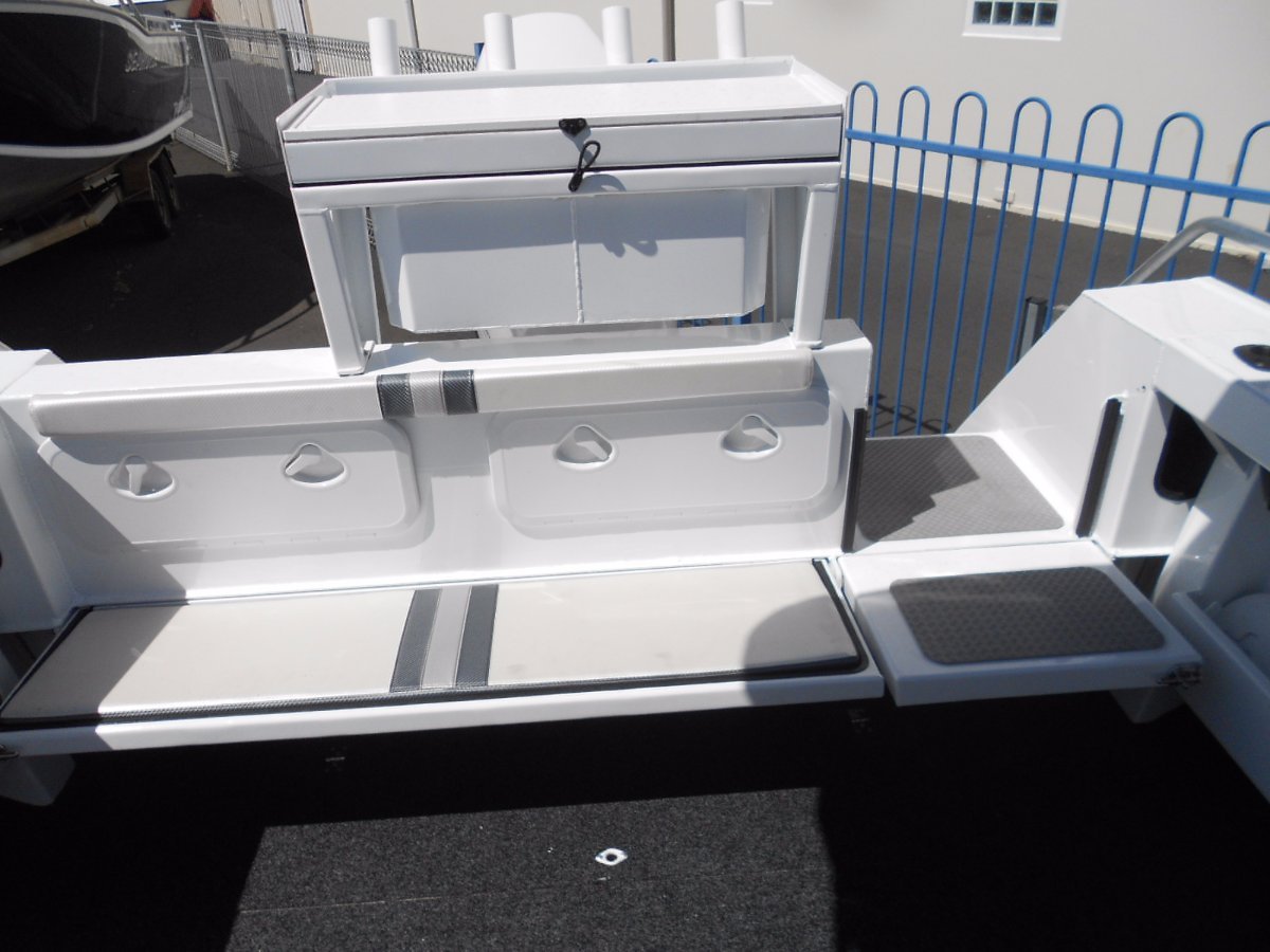 2017 Formosa Sea Rod 620 Centre Cabin | Boat Research | Boats Online