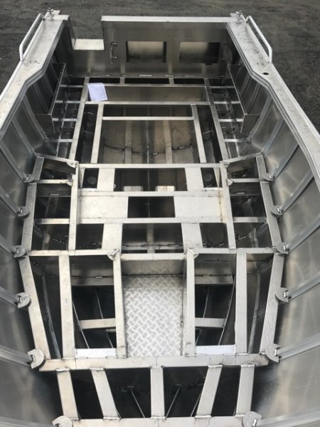 2017 Stessl 610 Magnum | Boat Research | Boats Online