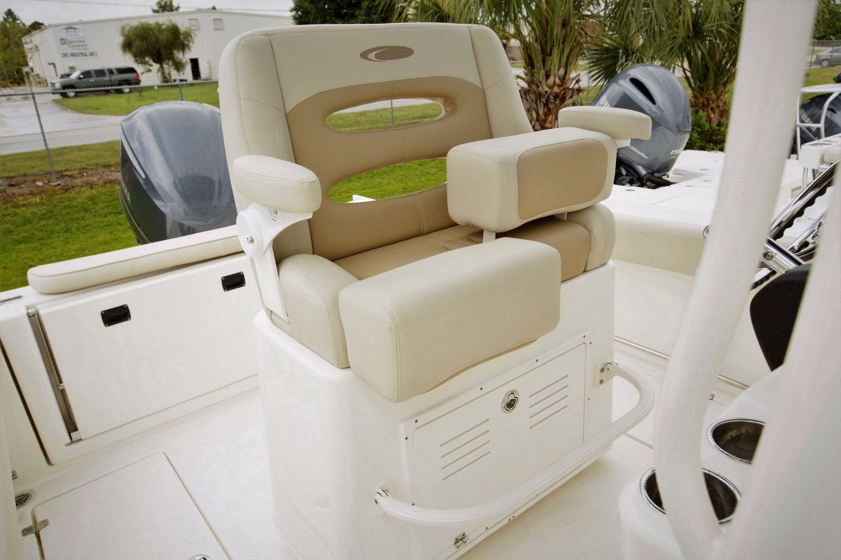 2018 Cobia 237 Centre Console | Boat Research | Yachthub