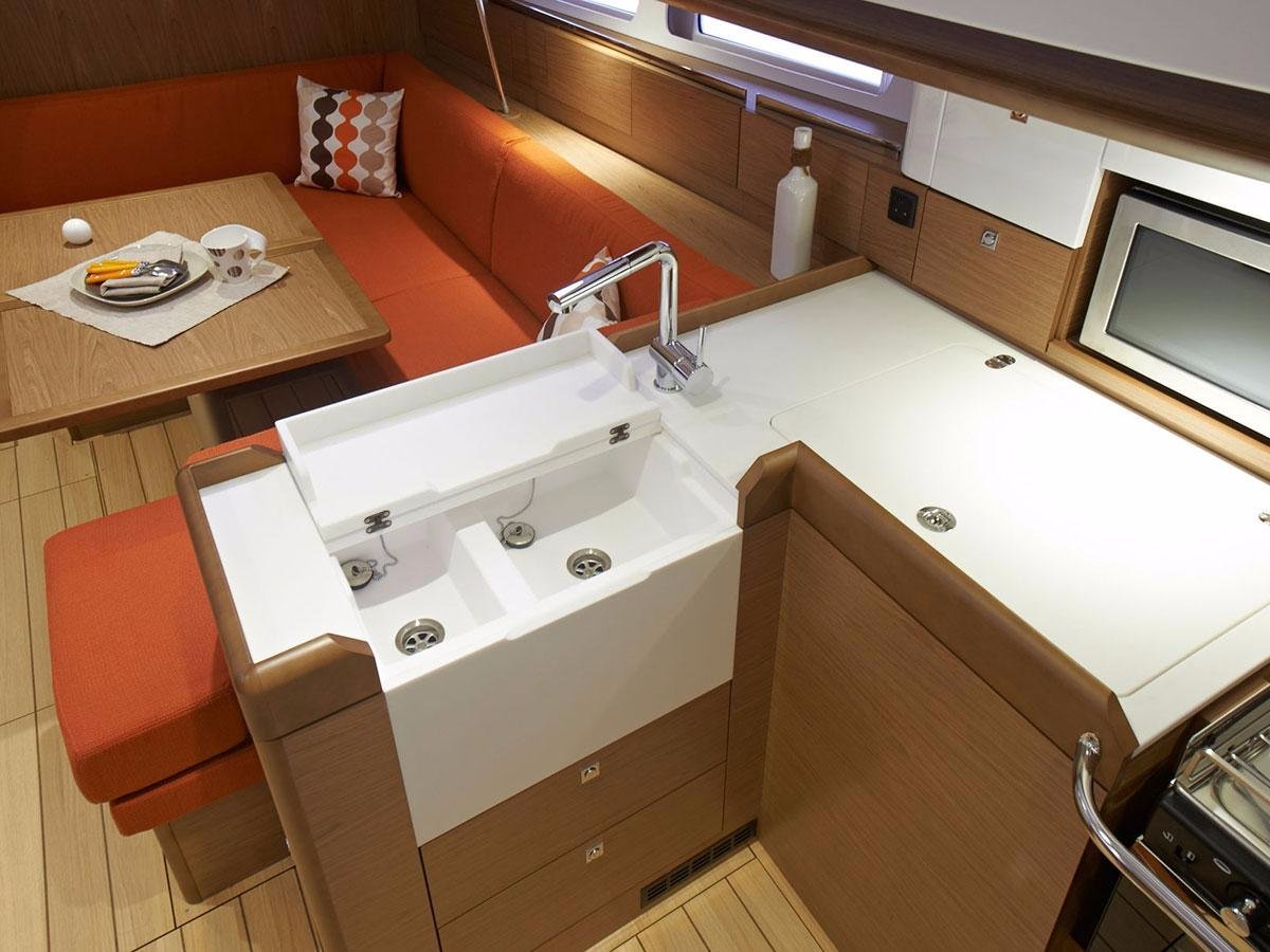 2018 Jeanneau Sun Odyssey 41ds | Boat Research | BoatsOnline