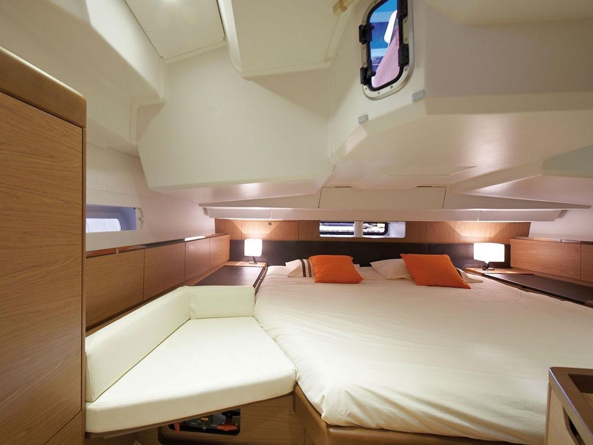 2018 Jeanneau Sun Odyssey 41ds | Boat Research | Yachthub