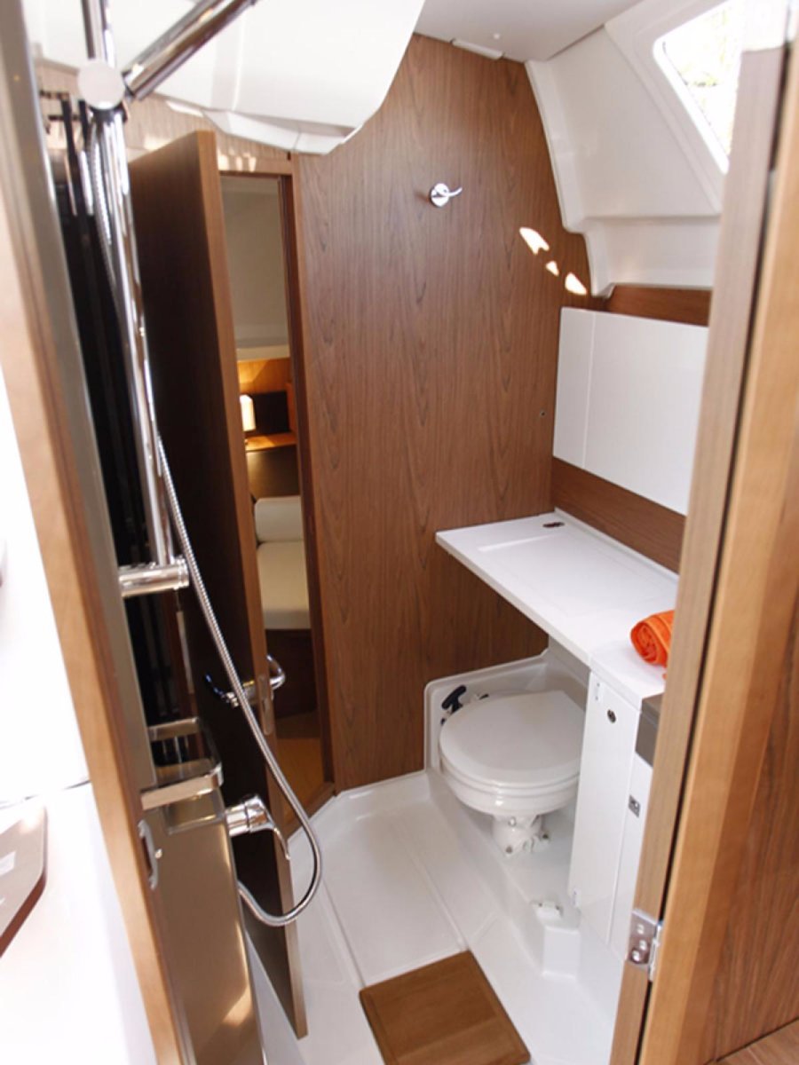2018 Jeanneau Sun Odyssey 44ds | Boat Research | Yachthub