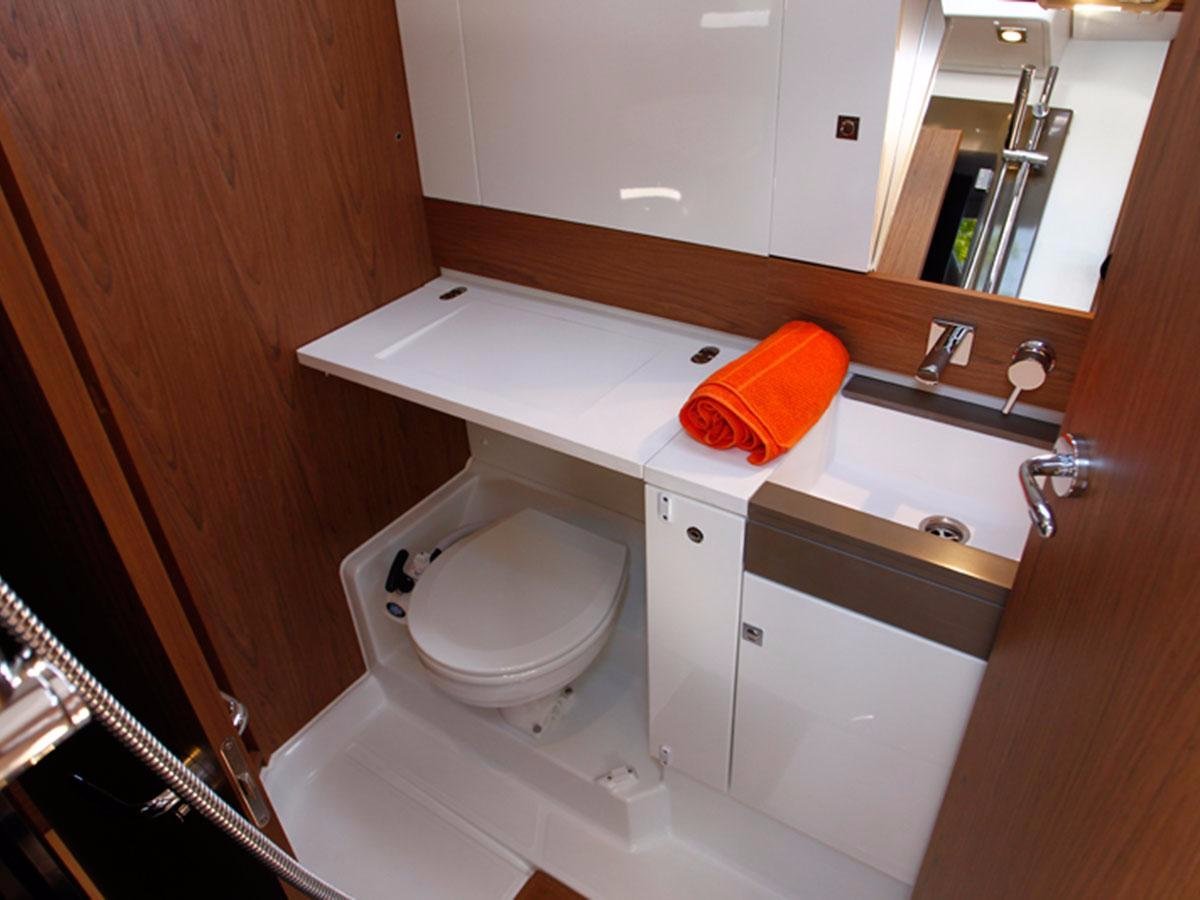 2018 Jeanneau Sun Odyssey 44ds | Boat Research | BoatsOnline