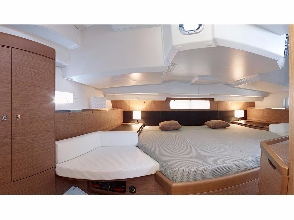 2018 Jeanneau Sun Odyssey 44ds | Boat Research | Yachthub