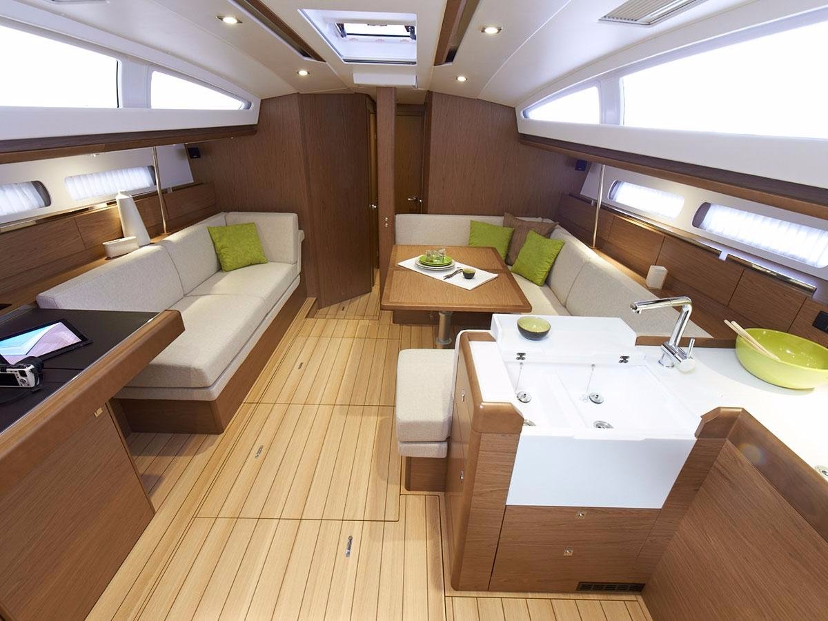 2018 Jeanneau Sun Odyssey 44ds | Boat Research | Yachthub