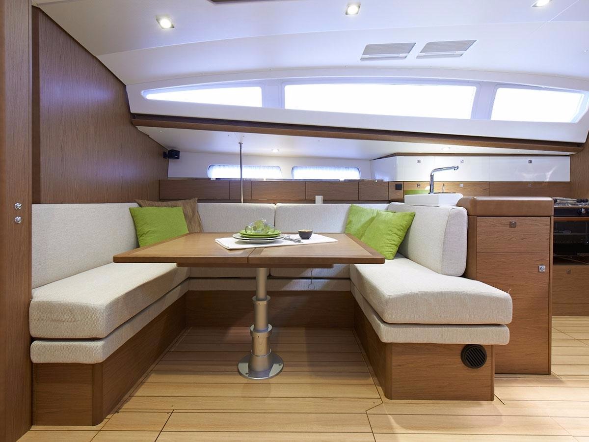 2018 Jeanneau Sun Odyssey 44ds | Boat Research | Yachthub
