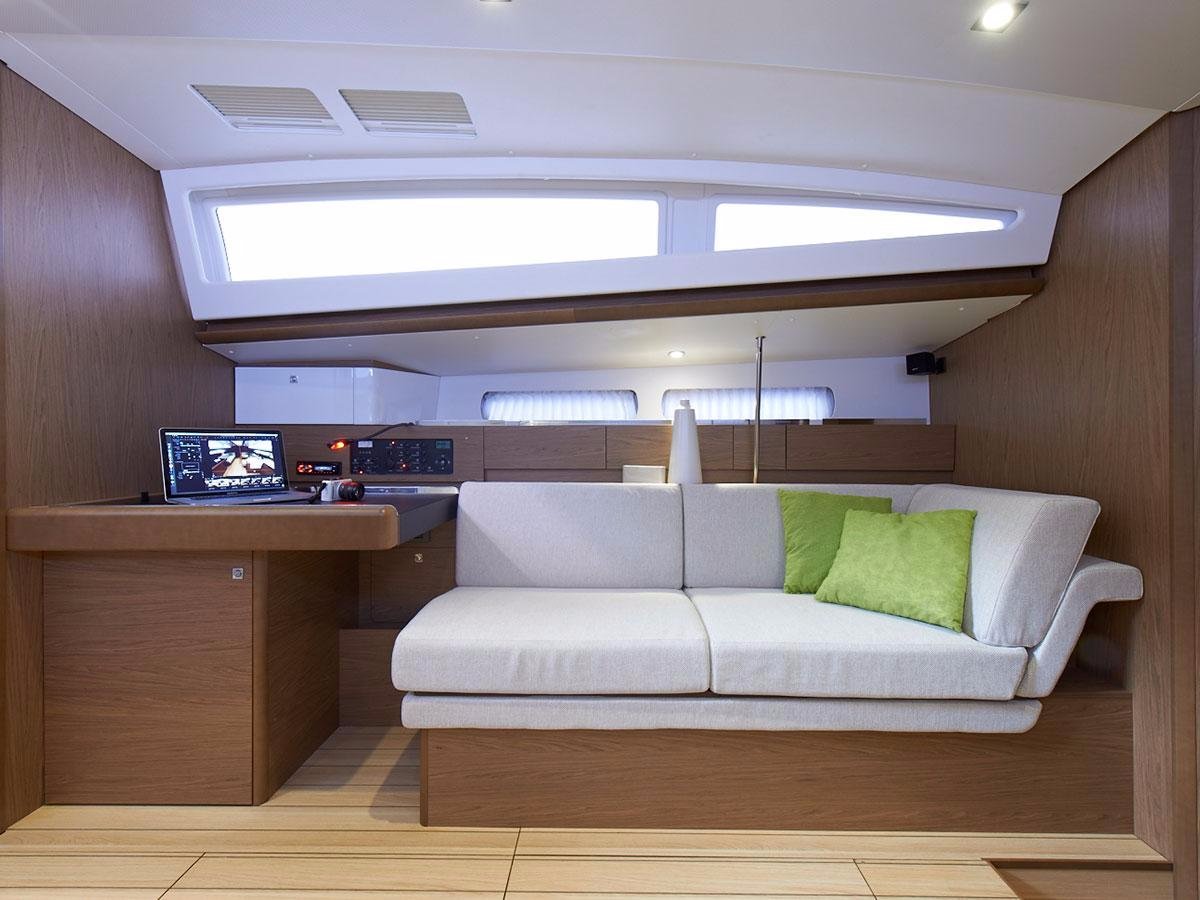 2018 Jeanneau Sun Odyssey 44ds | Boat Research | BoatsOnline