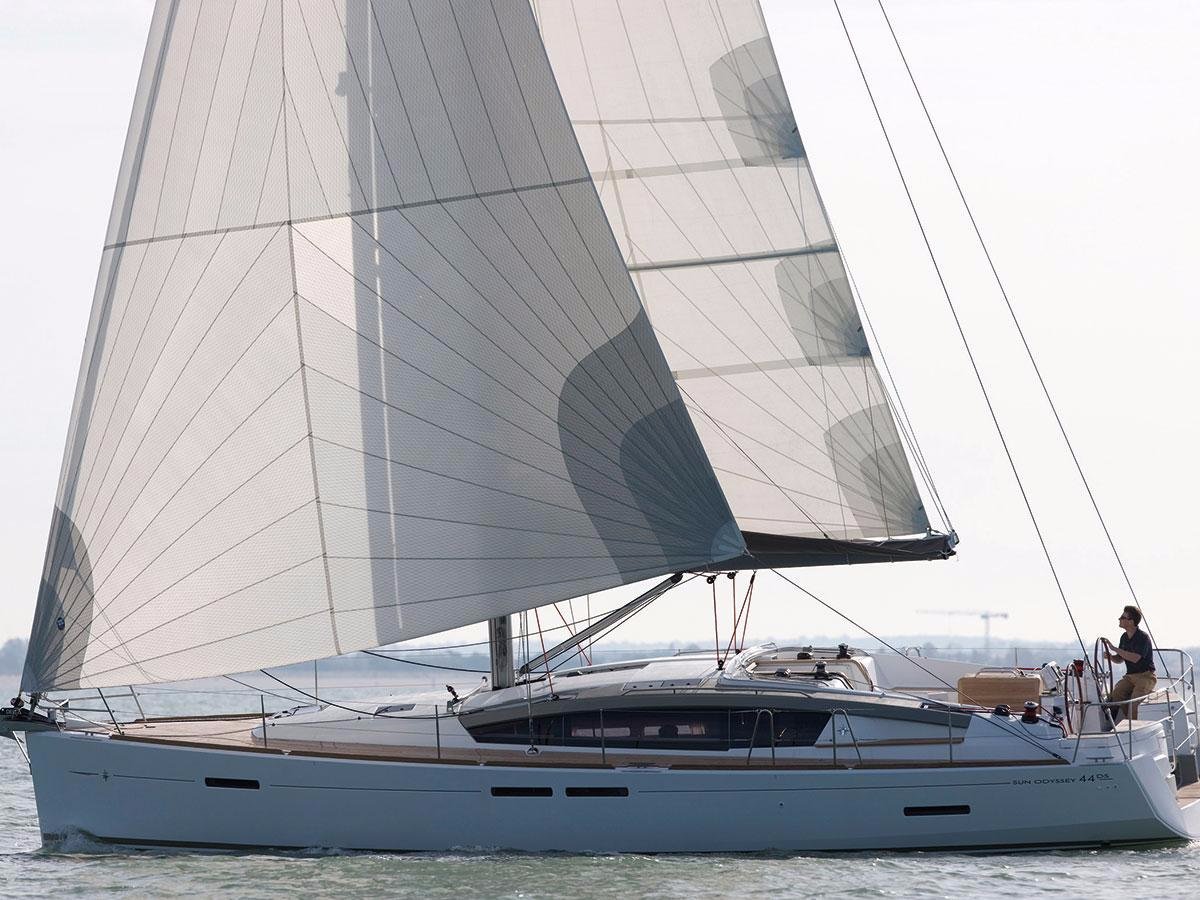 2018 Jeanneau Sun Odyssey 44ds | Boat Research | Yachthub