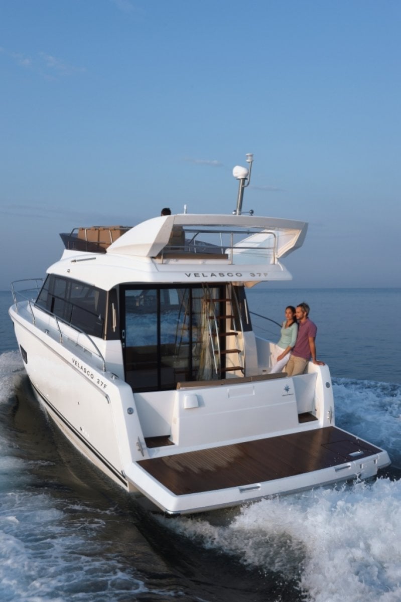 2018 Jeanneau Velasco 37 F | Boat Research | Boats Online
