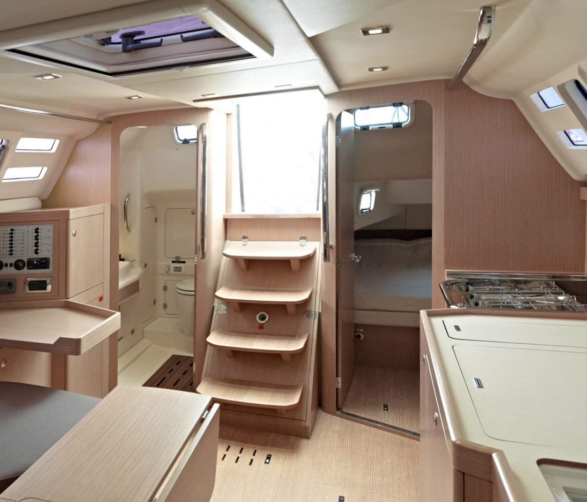 2018 Azuree 33 | Boat Research | Yachthub