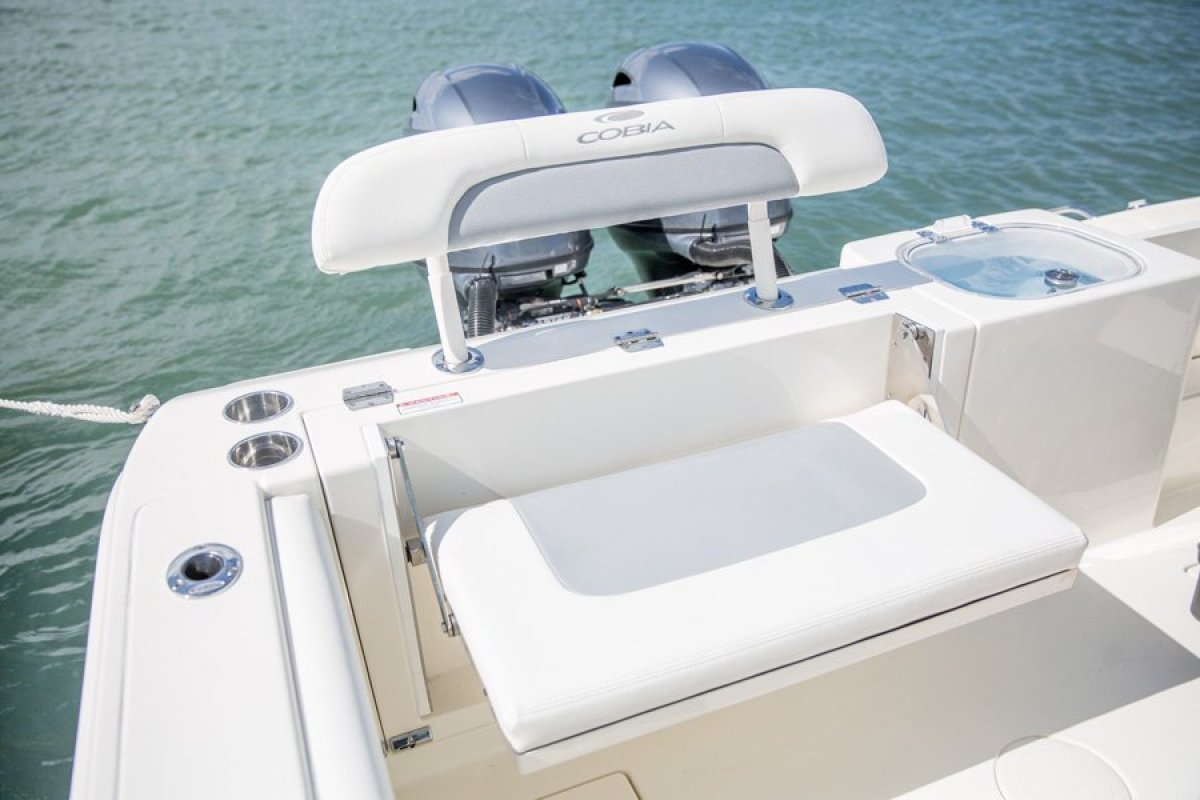2019 Cobia 240 Centre Console | Boat Research | Yachthub