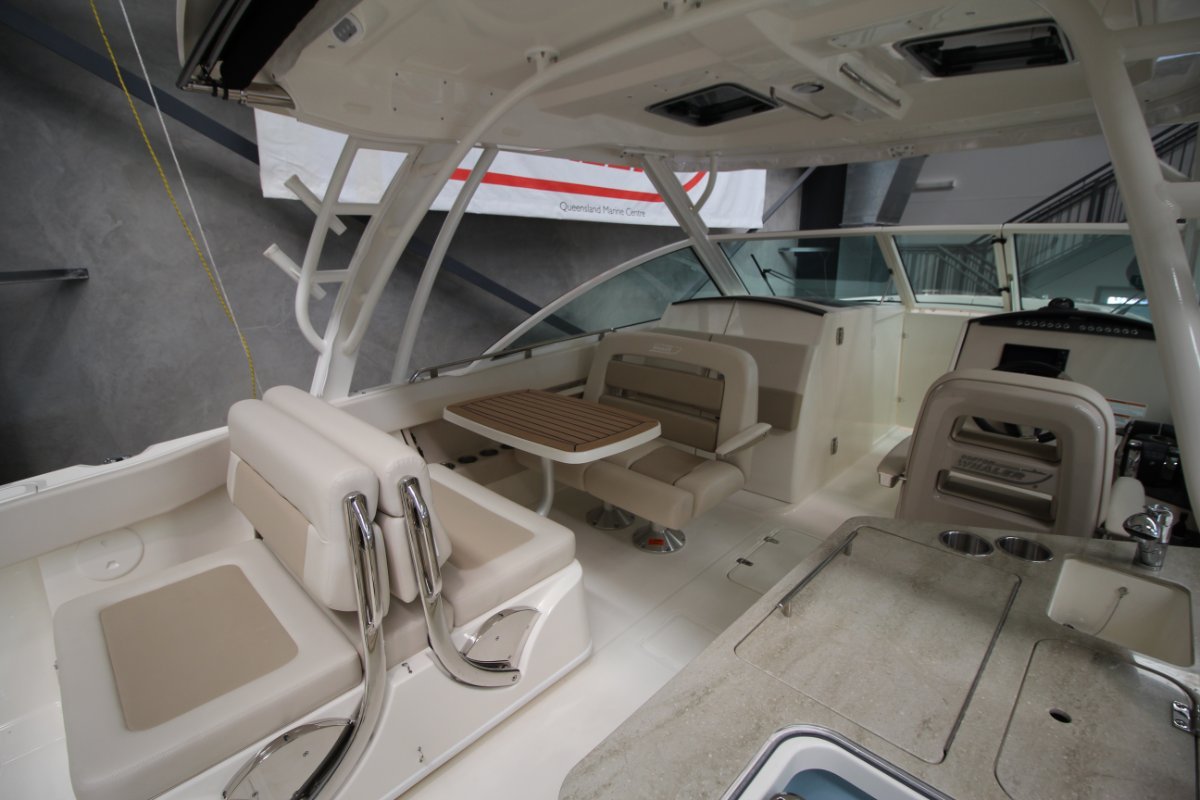 2018 Boston Whaler 320 Vantage | Boat Research | Yachthub